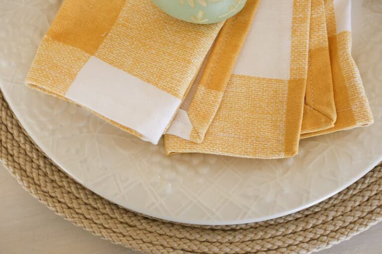 How to Sew a Cloth Napkin | DIY Mitered Corner Napkin Tutorial - The ...