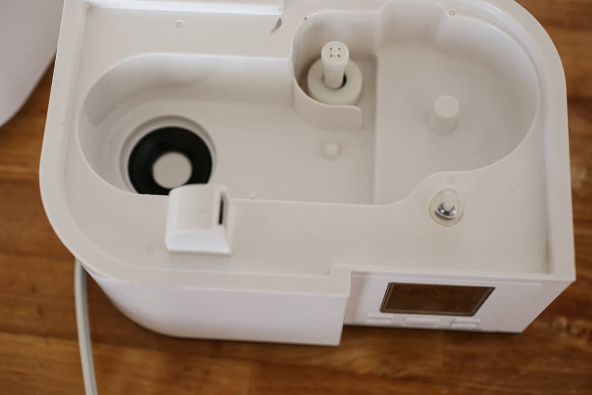How to Clean a Humidifier with Vinegar | Step-by-Step - The Everyday ...