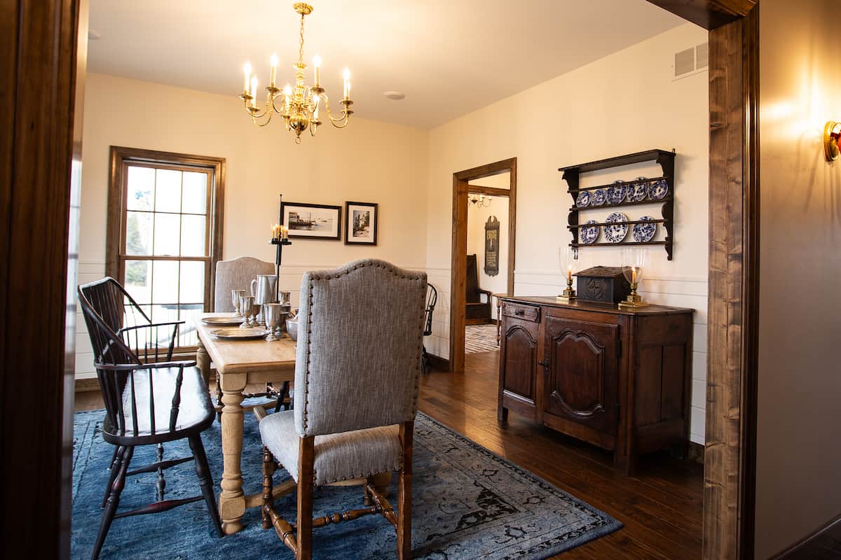 Colonial Dining Room Inspiration: Timeless Elegance for Your Home - The Everyday Farmhouse